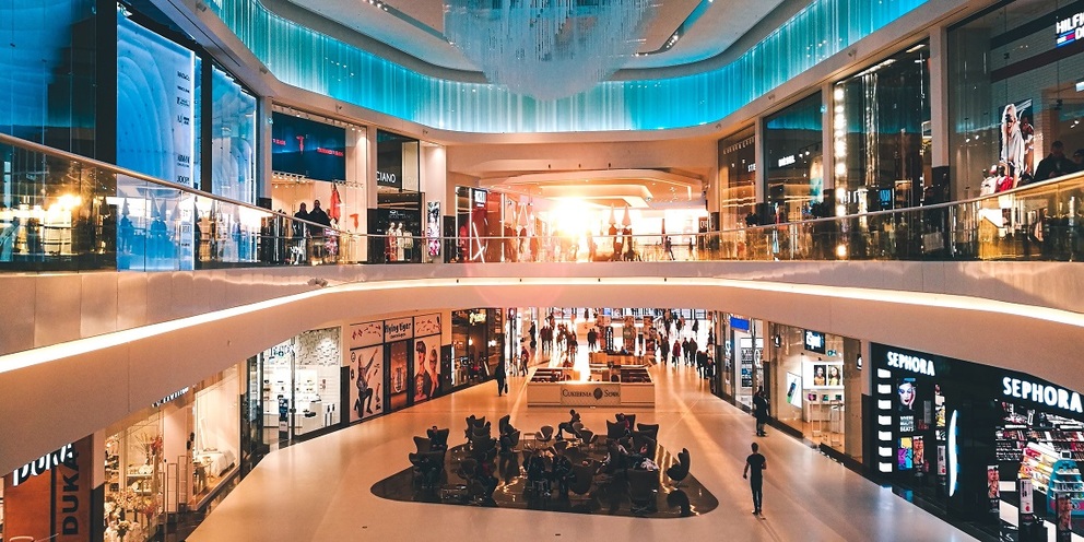 What to consider before investing in a shop on a retail strip